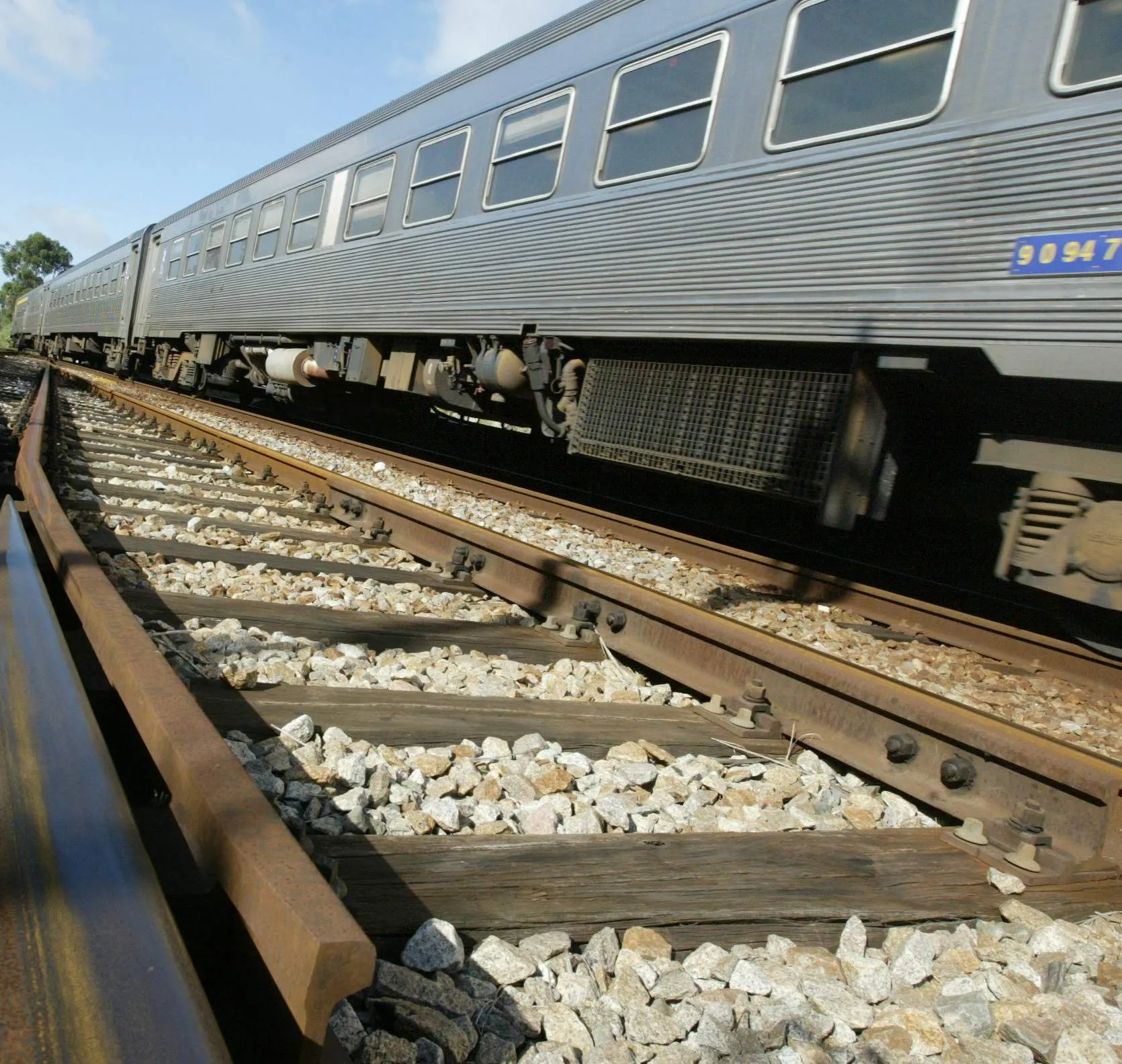 Linha ferroviária do Oeste reabre entre Malveira e Torres Vedras a 05 ...