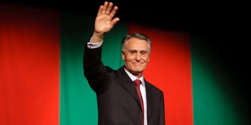 Cavaco Silva condecorado com a nova Ordem Europeia do Mérito